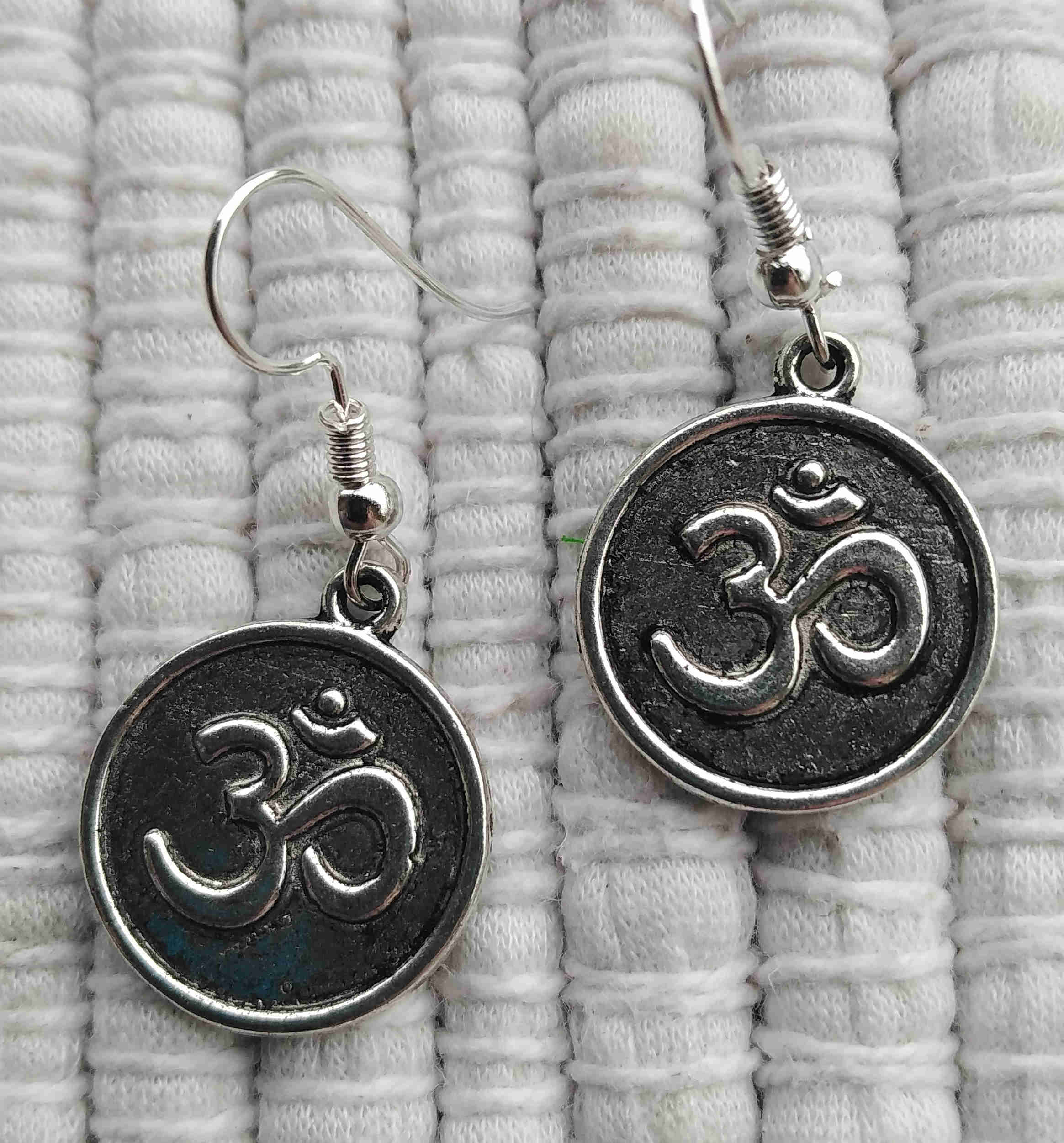 REL004 - AUM Disc » The Unusual Earring Co